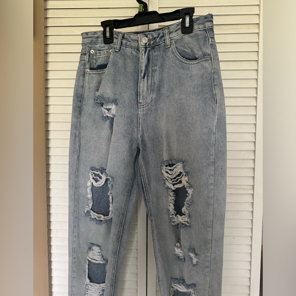 White Fox Boutique | Jeans | White Fox High Waisted 9s Ripped Jeans ...